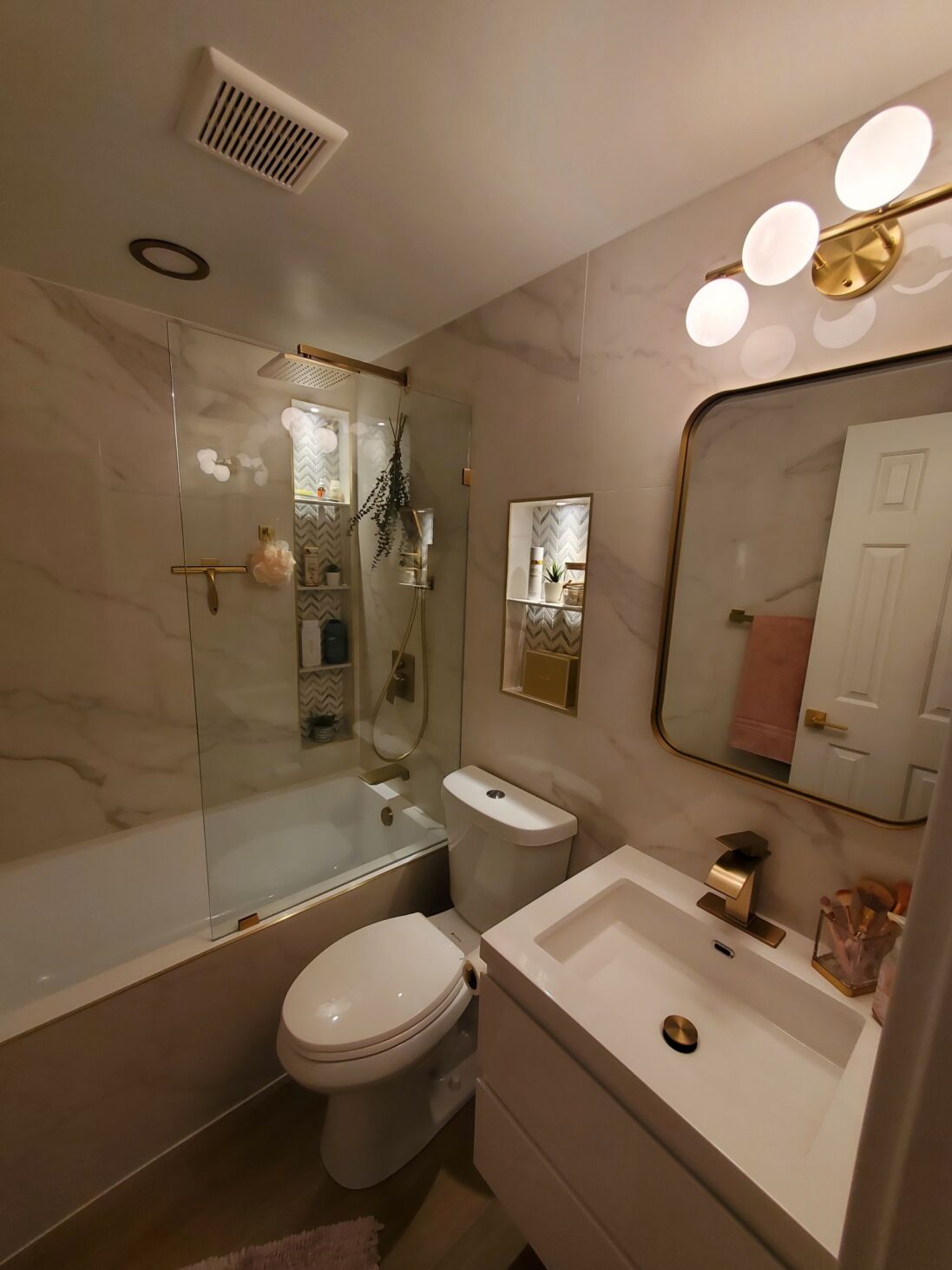 Reigning Drama: Lisa Cole Brings Hollywood Glamour Home - Baltimore Style